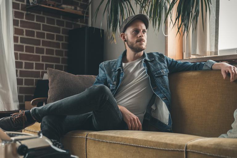 Book Phil Holstein & die guten Seelen for your event